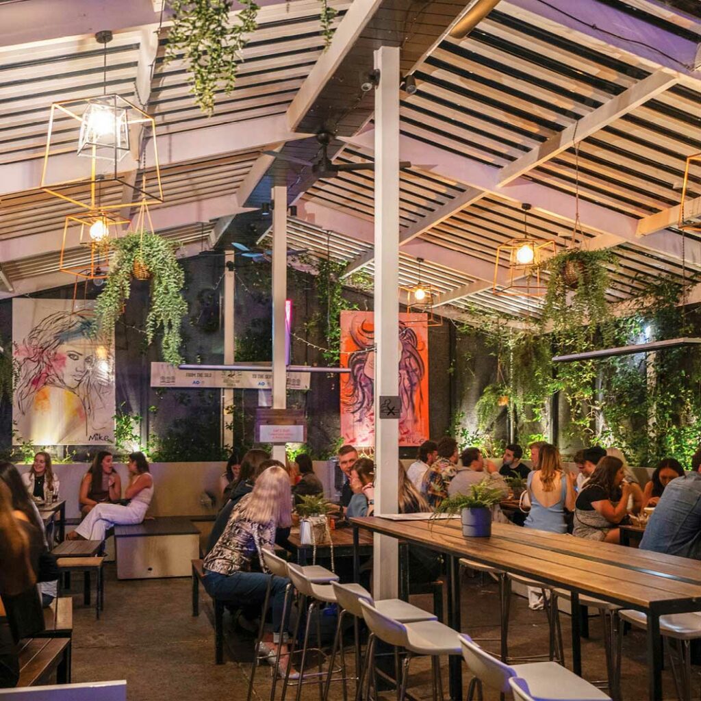 Hotel Lona - Drink & Dine in Frankston