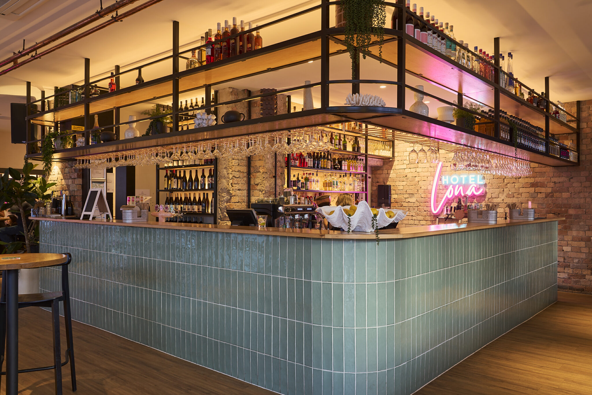 Hotel Lona - Drink & Dine in Frankston